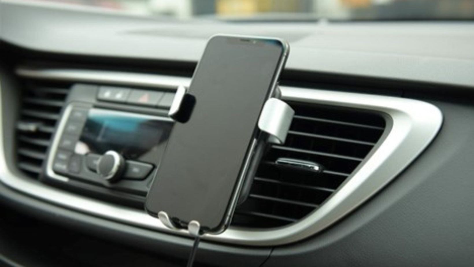 How Cell Phone Seat Enhances Your Daily Commute - Wave Tech Global