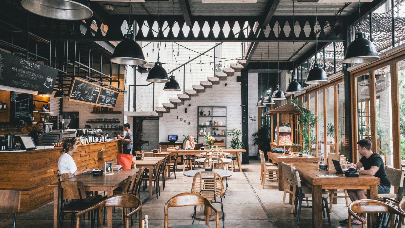 How to Streamline Restaurant Operations Through Technology - Wavetechglobal